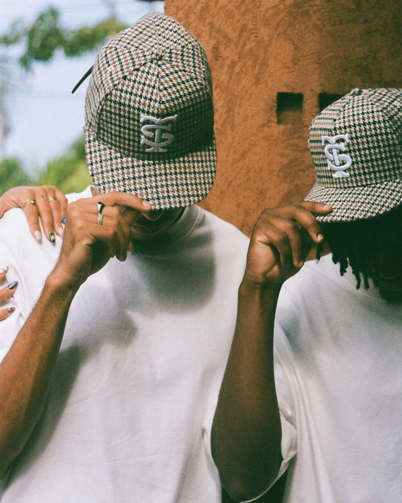 Caps